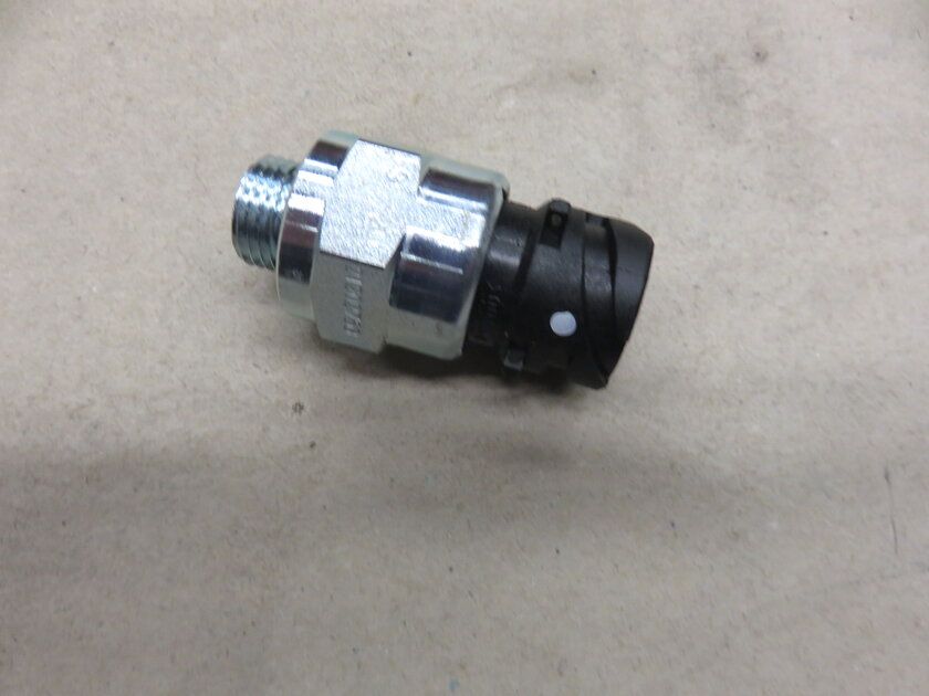 VOLVO PENTA D7A,D9A,D16C (PRESSURE SWITCH/21202753) - POOL TRADING