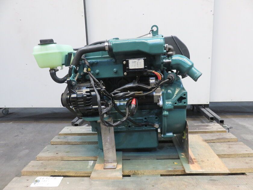 VOLVO PENTA D2-40B Diesel Engine - POOL TRADING